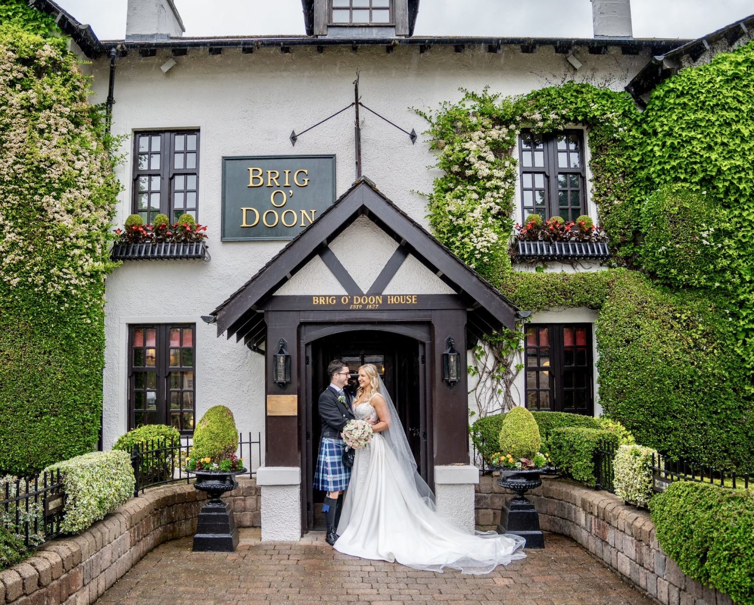 A Love Set in Stone: Oathing Stone Ritual 'Warmed' With Love - Fuze ...